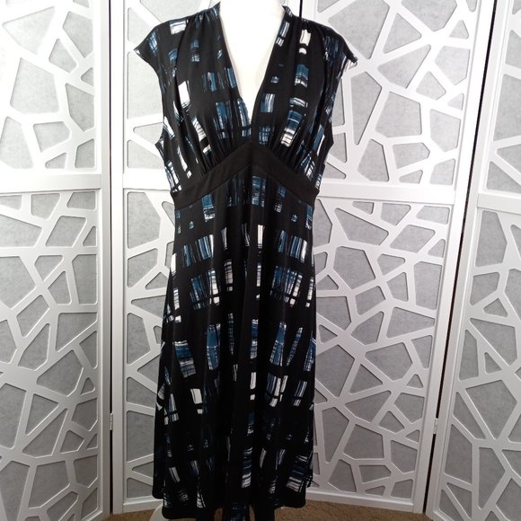 G.H. Bass & Co. | Dresses | Gh Bass Co 6 Knit Midi Dress Deep V Neck ...